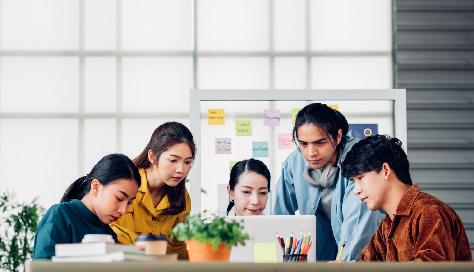 Ultimate Graphic Design Salaries Guide for 2023 | AND Academy