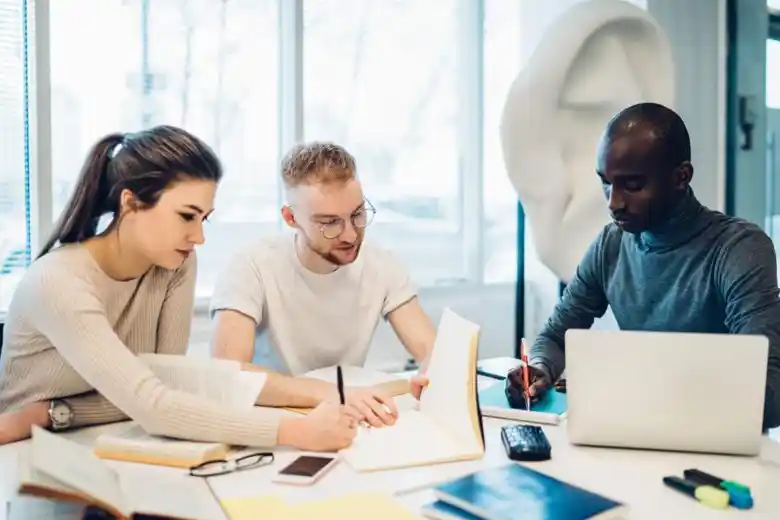 Complete Guide to the Design Thinking Process | AND Academy